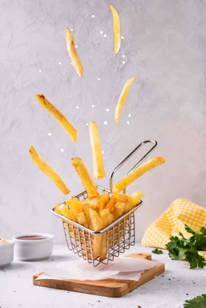How to Reheat Fries And Keep Them Yummy! (4 Methods)