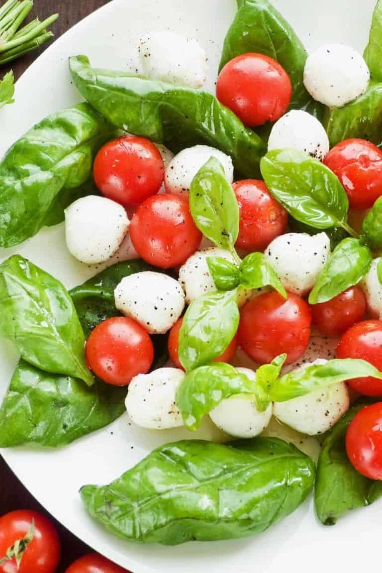 Everything You Need to Know About Basil: Flavor, Uses & Storage
