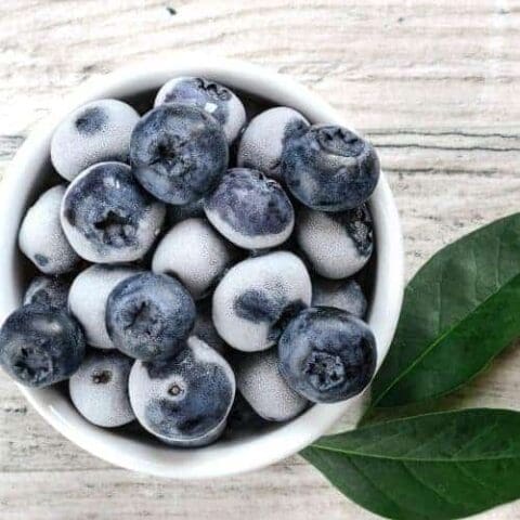 How to freeze blueberries the right way