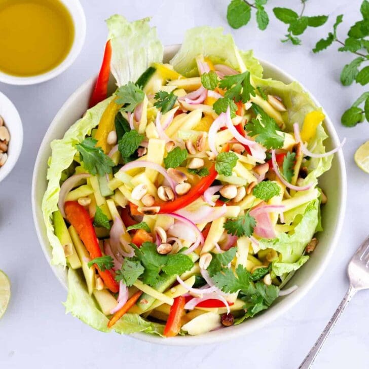 12 Best Hawaiian Potluck Recipes With Bold, Tropical Flavors!