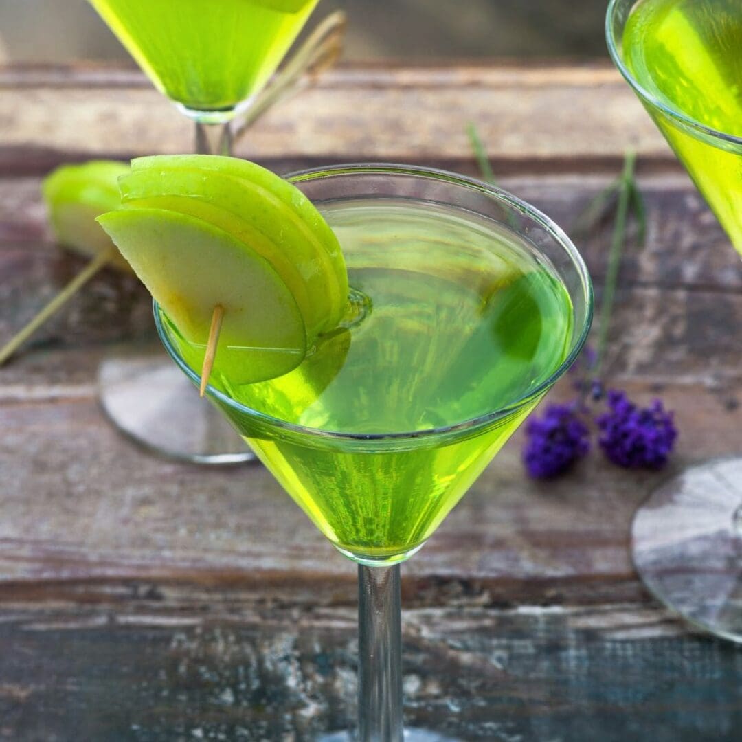 65 BEST Green Cocktails! 💚🍸