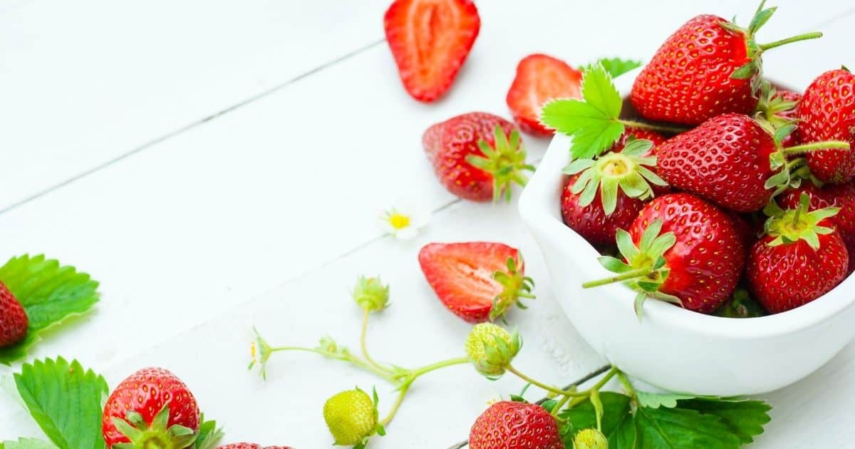 What Do Strawberries Taste Like? Are They Sweet or Bitter?