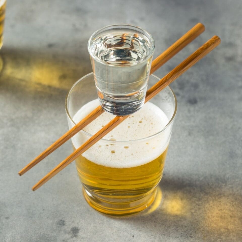 13 Best Japanese Cocktails To Level Up Your Chill Nights! 🍶