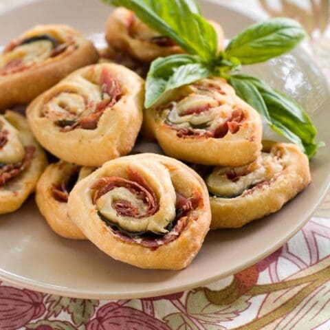 17 BEST Bread Appetizers That Everyone Will Love