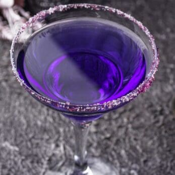 21 BEST Purple Cocktails: Elegant Beautifully Made Cocktails! 💜