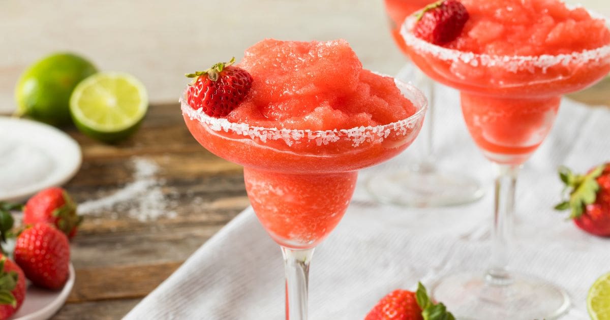 19 Blender Cocktails For Grownups To Enjoy