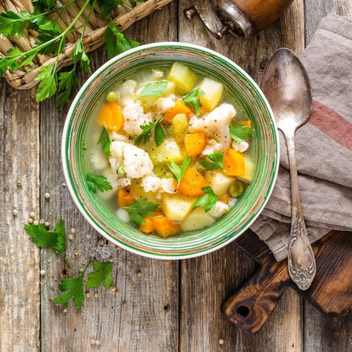 12 Best Hawaiian Potluck Recipes With Bold, Tropical Flavors!