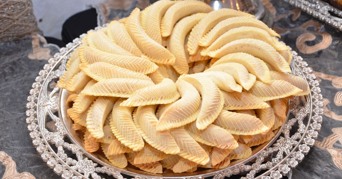 21 BEST Algerian Desserts