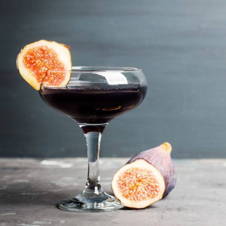 19 BEST Black Cocktails