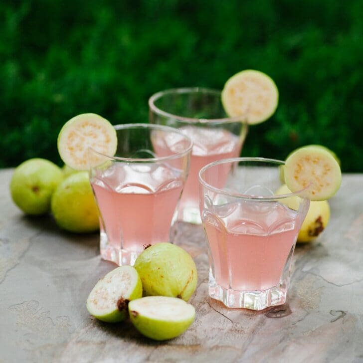 15 BEST Guava Cocktails: Versatile, Tropical Fruit Cocktails! 🍹