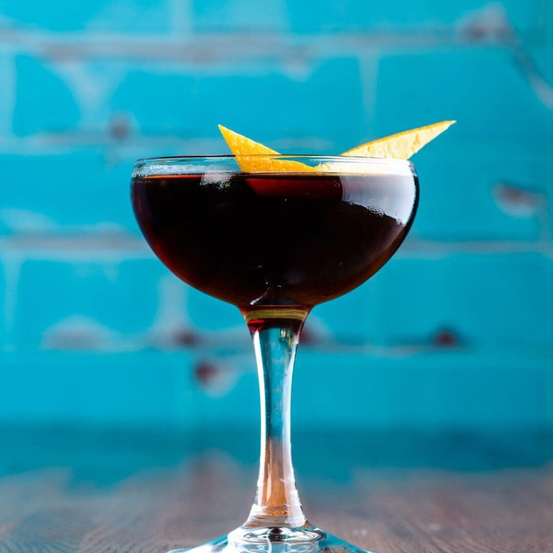 19 BEST Black Cocktails