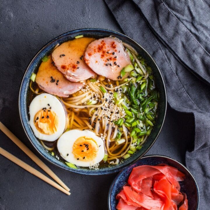 27 BEST Peruvian Recipes: From Alfajores To Tequenos & More!