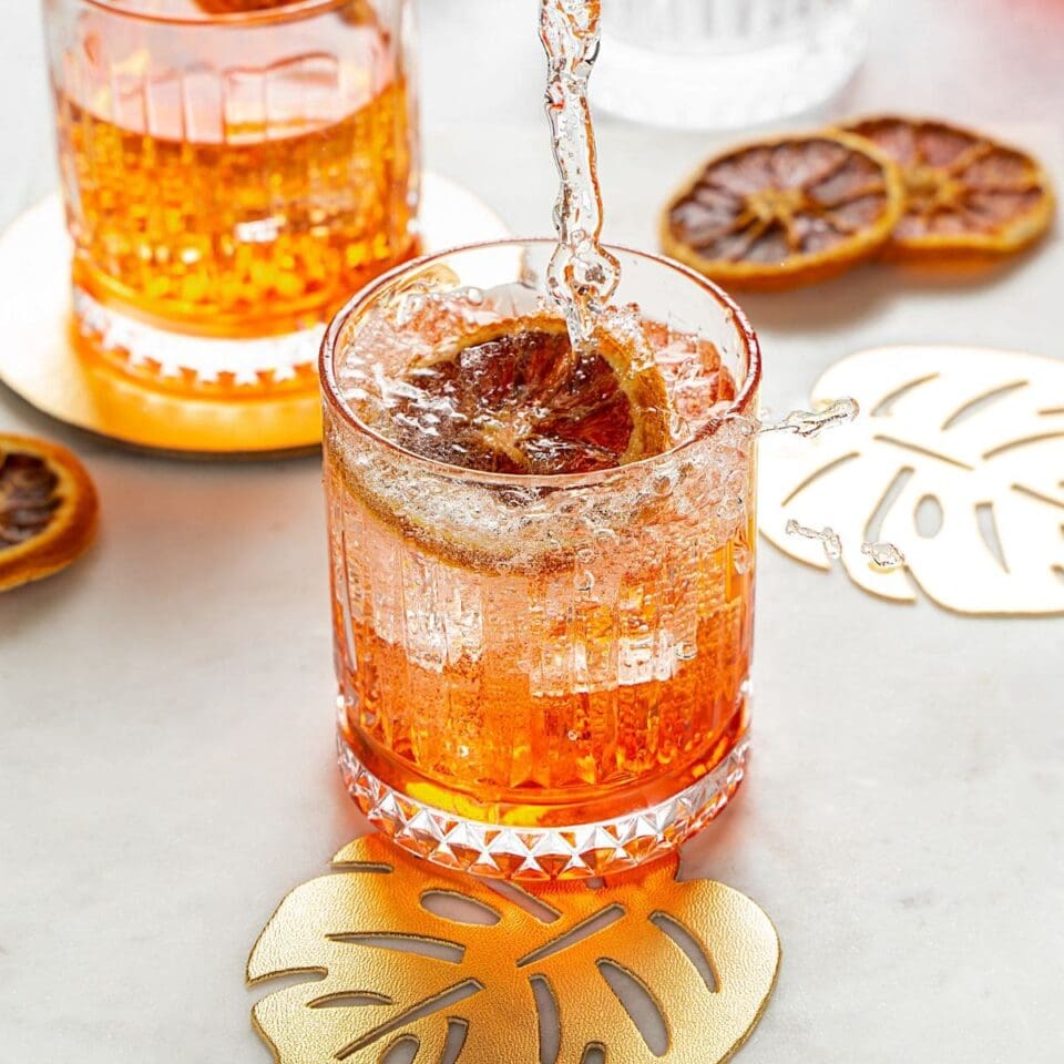 13 Best Pimms Cocktails: Delicious & Refreshing Drinks 🍸