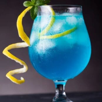 21 Refreshing Blue Curacao Cocktails To Try 🍸