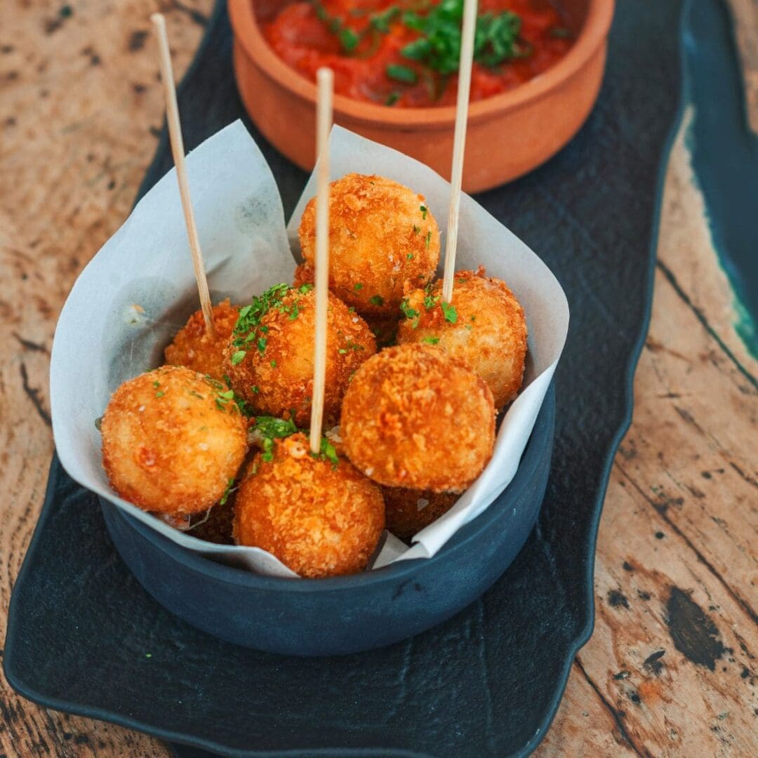 45 Delicious Ways To Use Leftover Fried Chicken 🍗