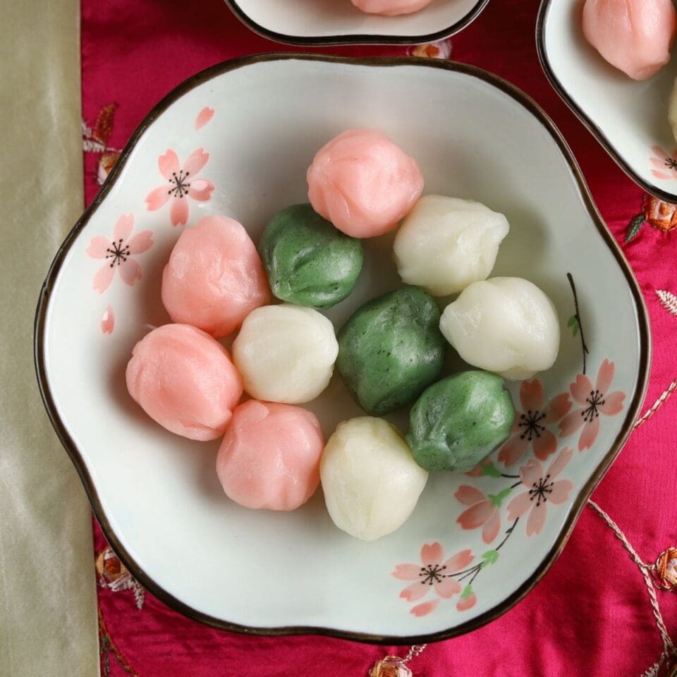 13 BEST Korean Cake Recipes 🍰