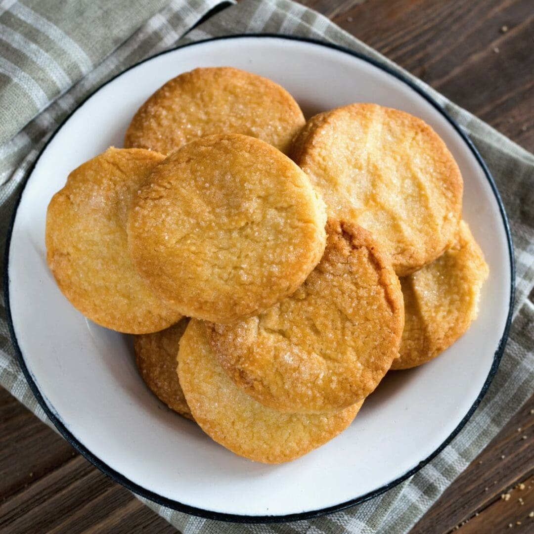 13 Best Irish Potluck Recipes (From Appetizers To Desserts)