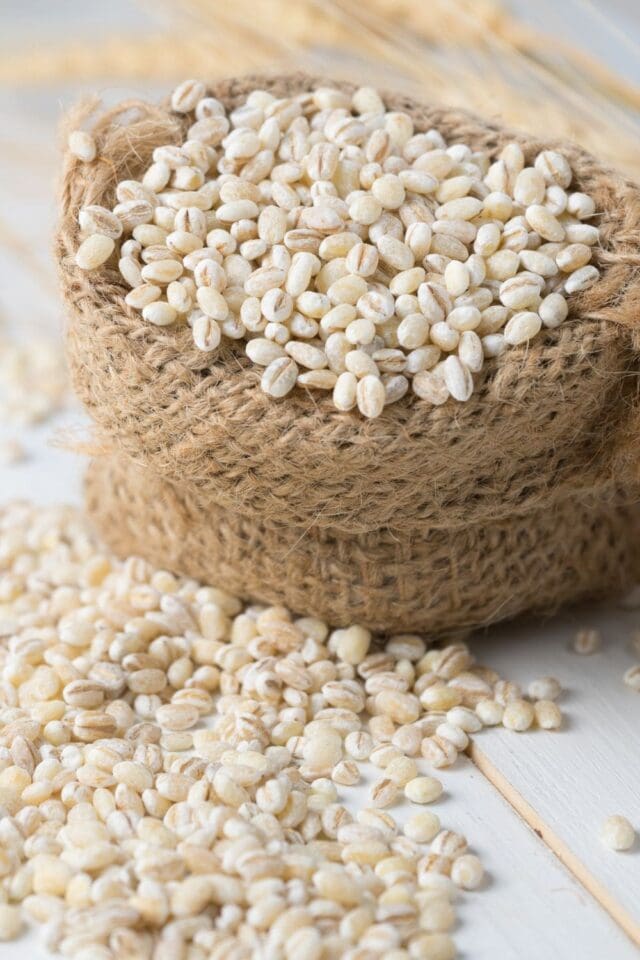 Grain Wars: Unmasking the True Champion - Barley or Oatmeal? 🥣💥