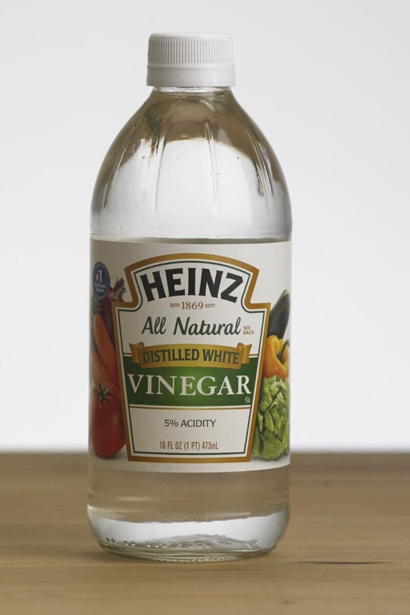 Black Vinegar vs White Vinegar: How Do They Taste?