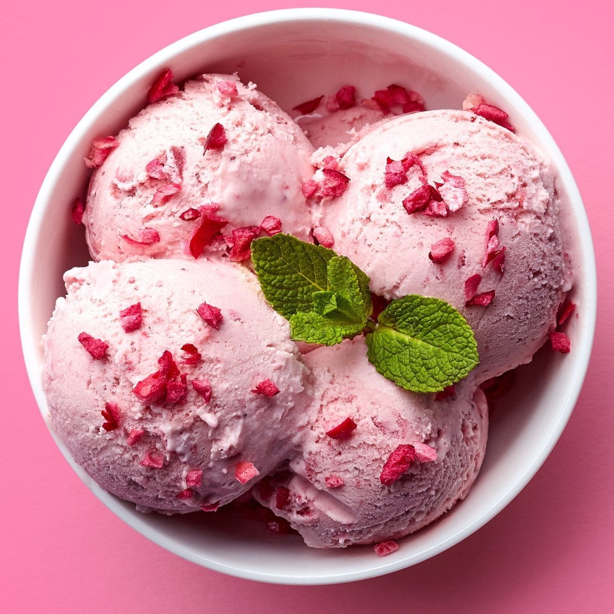 15 Best Recipes With Strawberry Extract (Plus Usage Tips!)