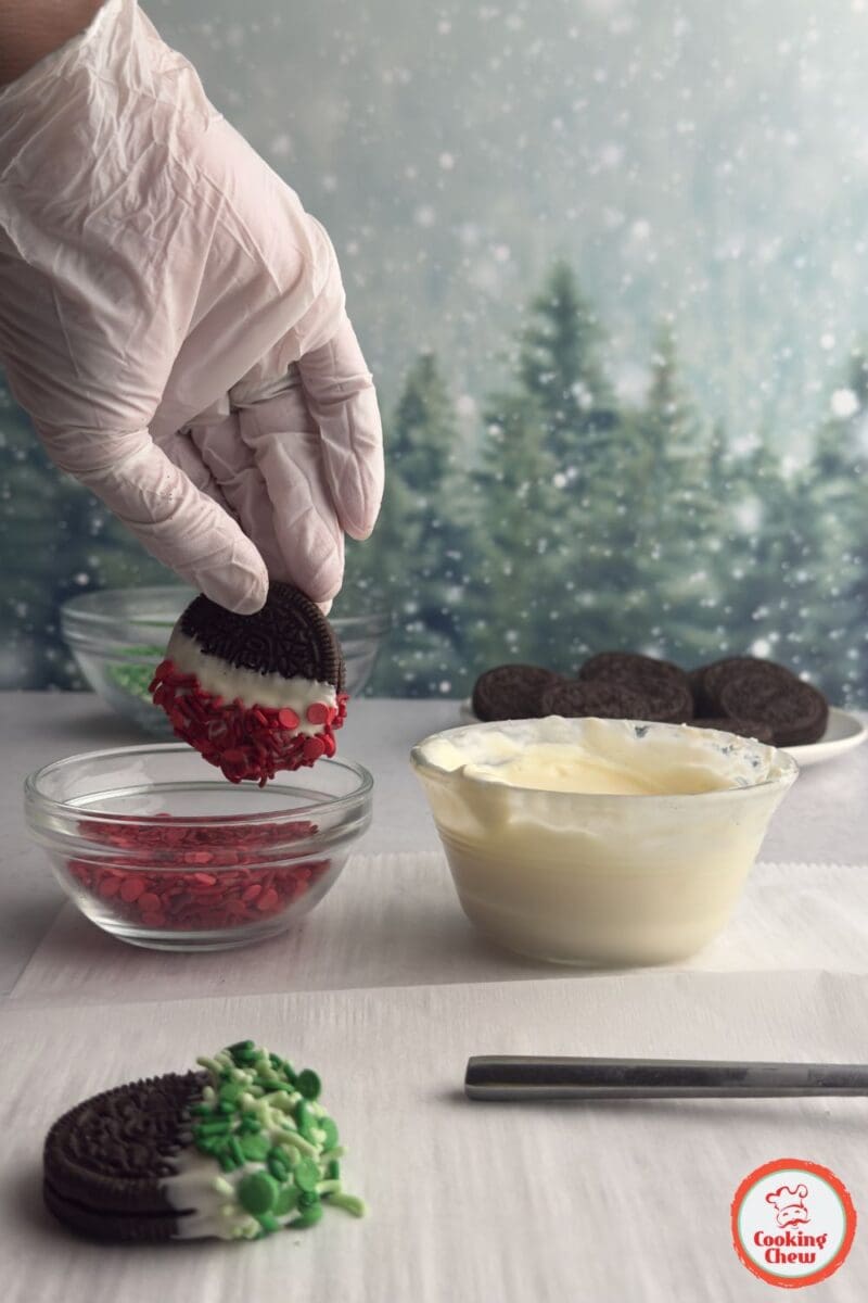 Christmas Chocolate Covered Oreos Recipe - Festive and Fun